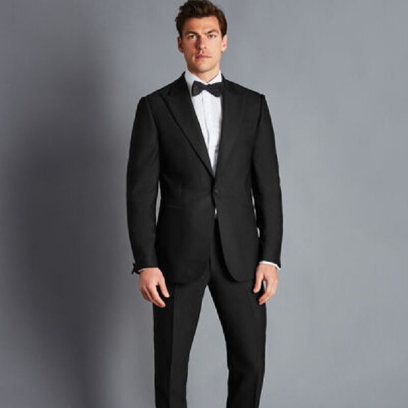 12 Trendy New Year's Eve Looks for 2022 - ID.me Insider